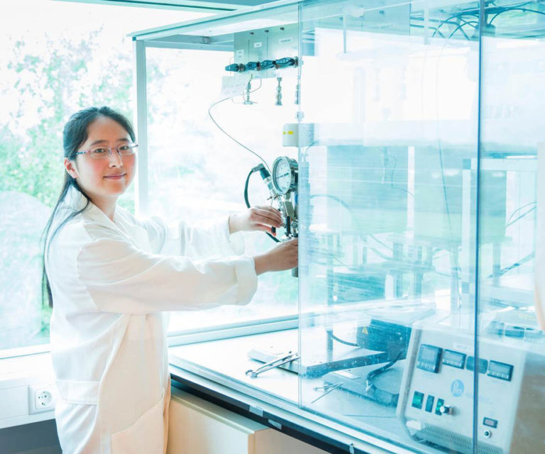 PhD-candidate Fang Liu featured in 'De Werkplek' on DUB - Inorganic ...